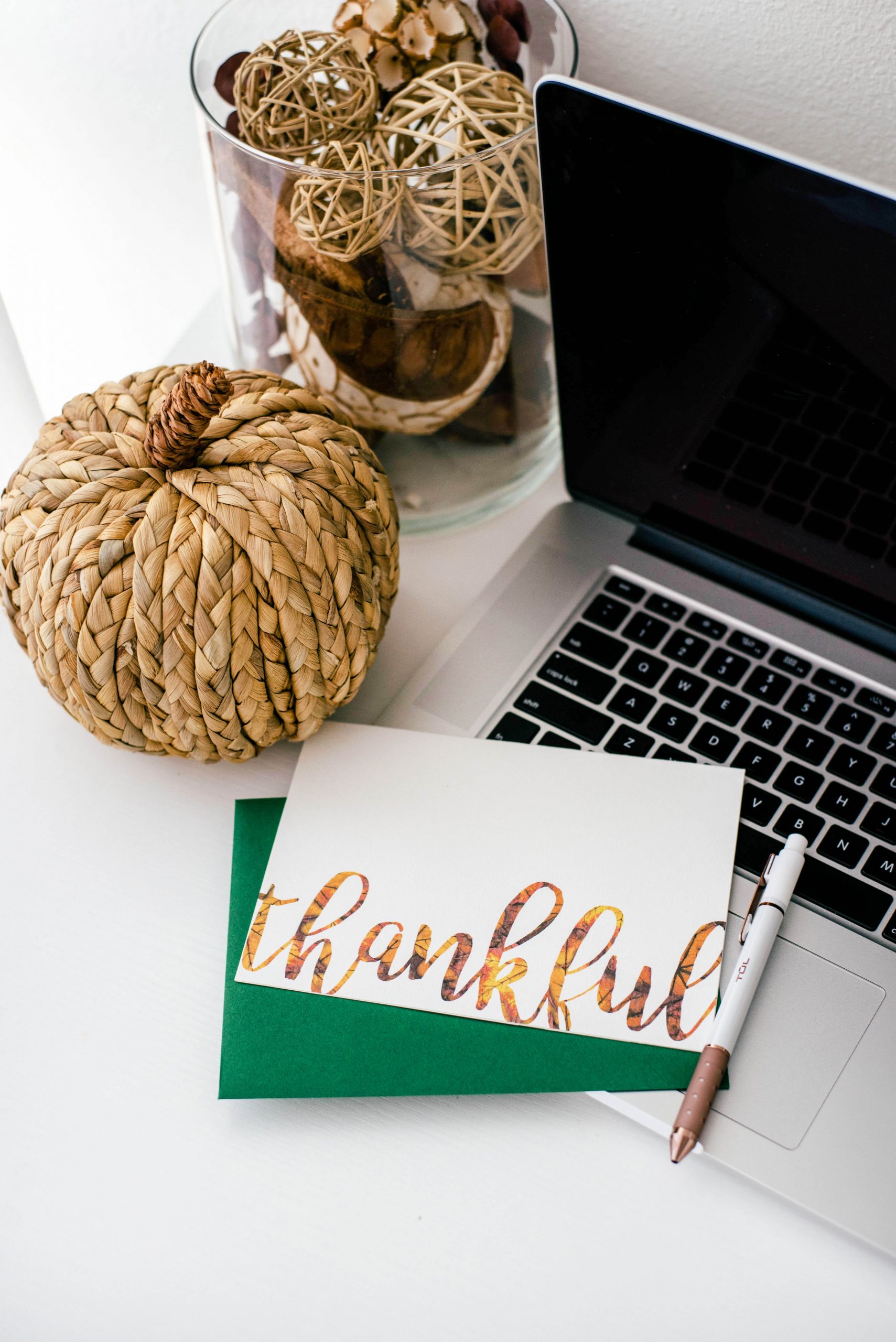 The 10 Best Friendsgiving Ideas For A Super Fun Party