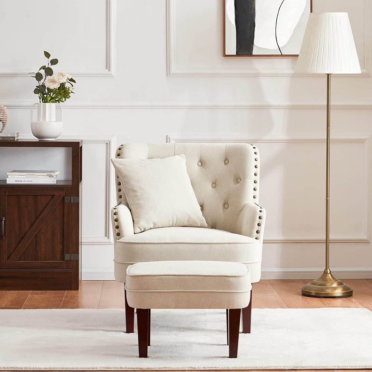 15 Best Comfortable Chairs for Small Spaces that are Brimming with Style