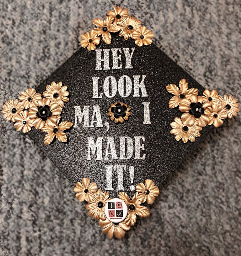 24 Cute & Funny Graduation Cap Ideas That Are Easy to Recreate in 2024