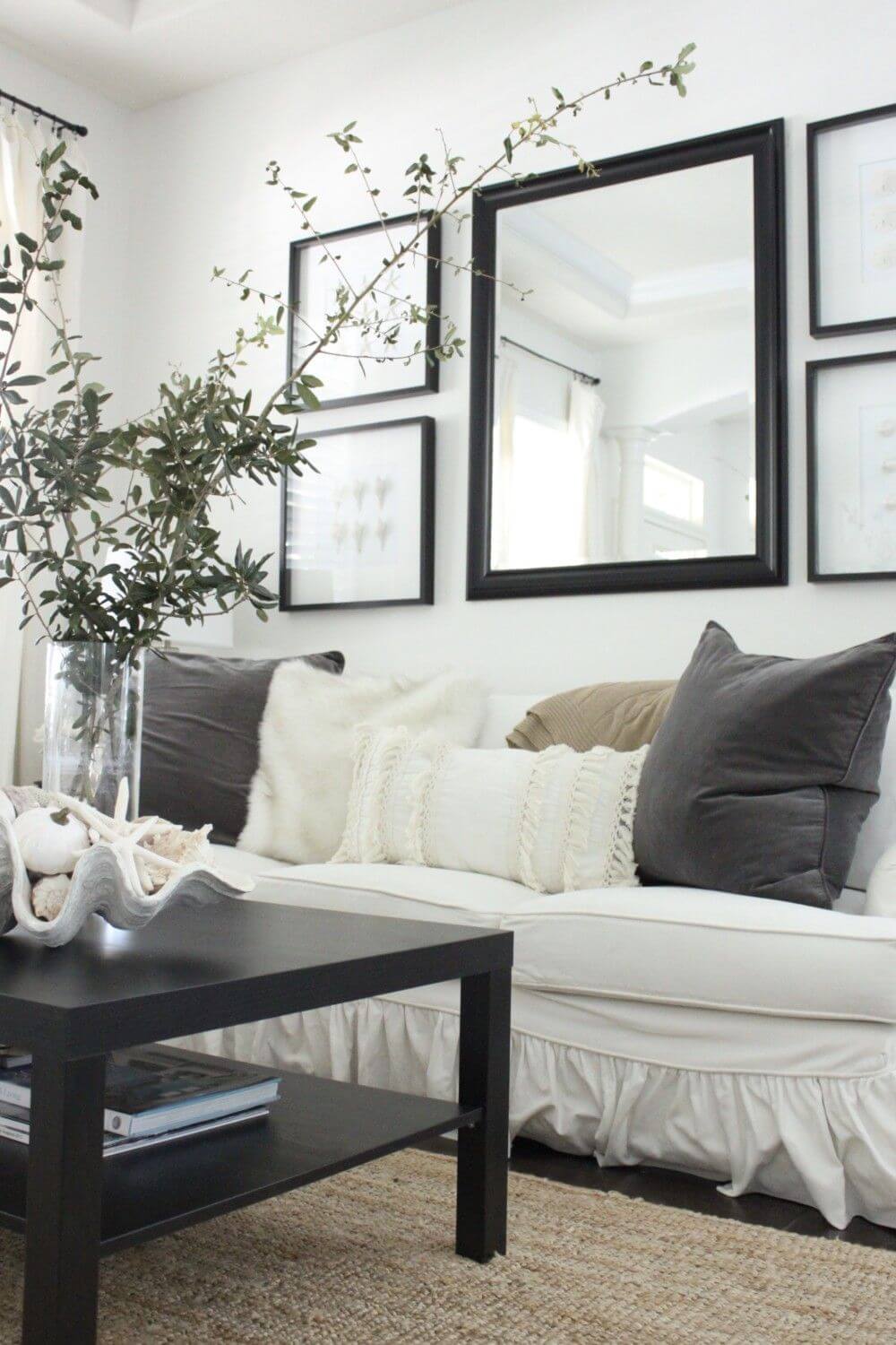 17 Clever & Beautiful Ways To Decorate with Mirrors In Your Living Room ...
