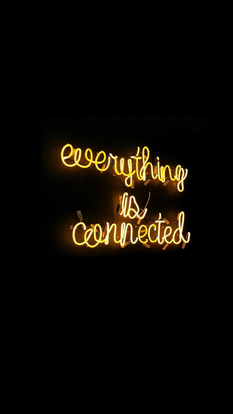 32 Aesthetic Dark Wallpapers for iPhone You'll Obsess Over