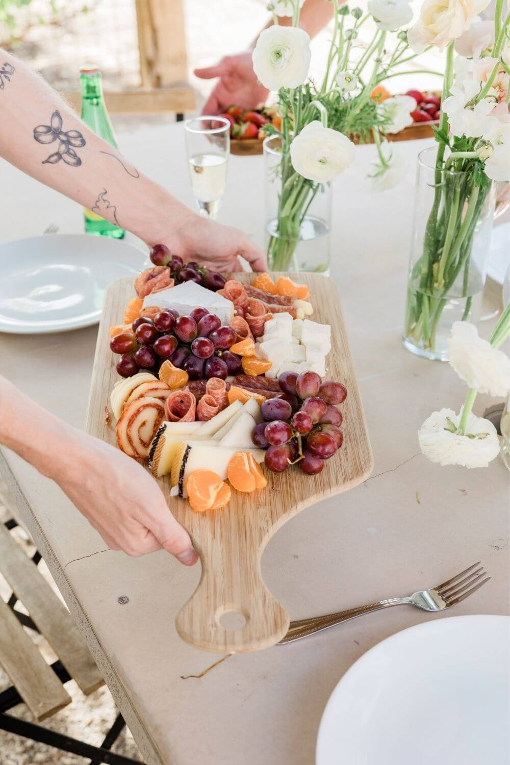 27 Cheap and Easy Graduation Party Food Ideas 2025 (That Your Guests ...