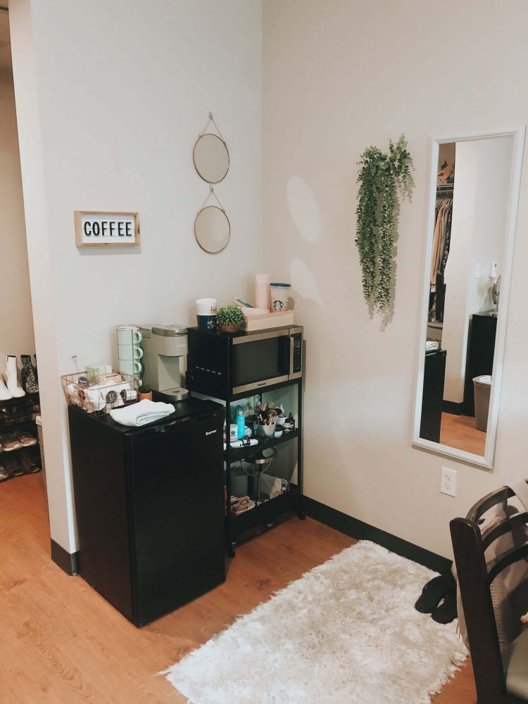 13 Genius Dorm Kitchen Ideas with Mini Fridge and Microwave