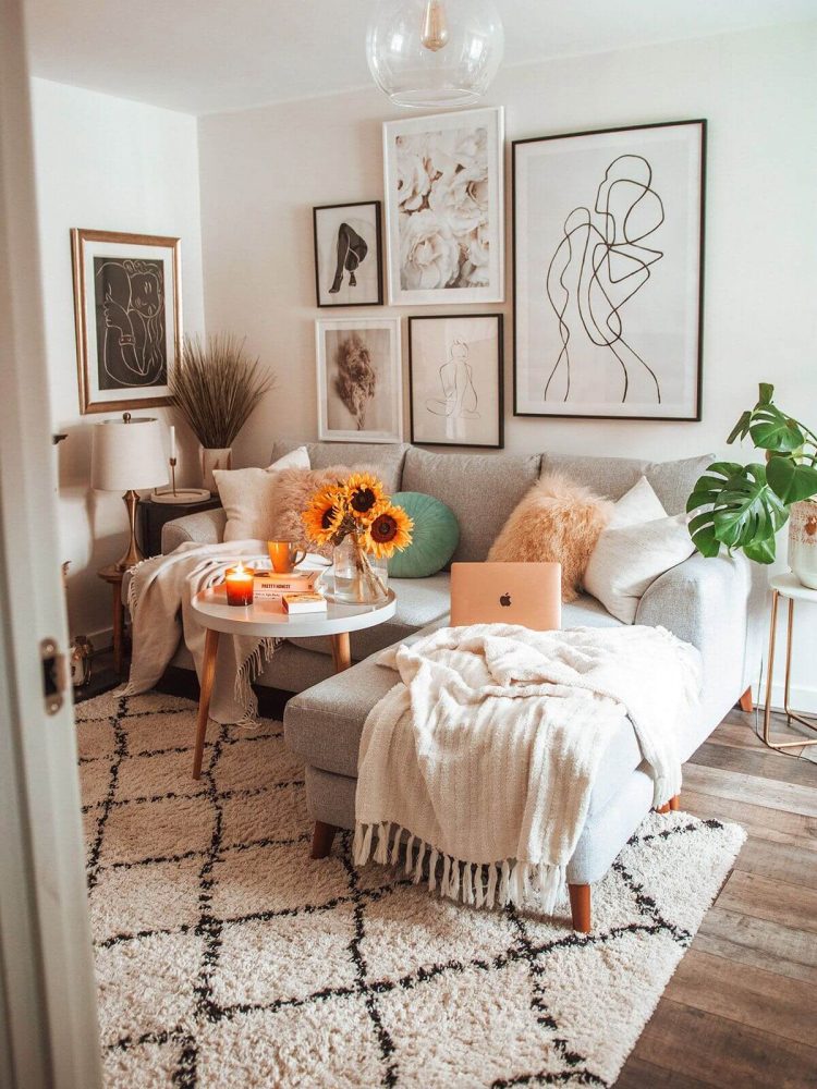 How To Position Throws On A Couch: 8 Stunning Ideas