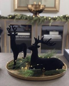 21 Best Christmas Table Centerpieces To Recreate This Year