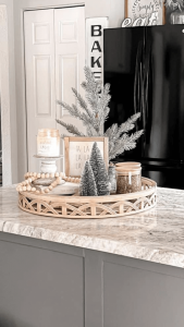 How To Decorate A Small Living Room for Christmas (19 Budget-Friendly ...