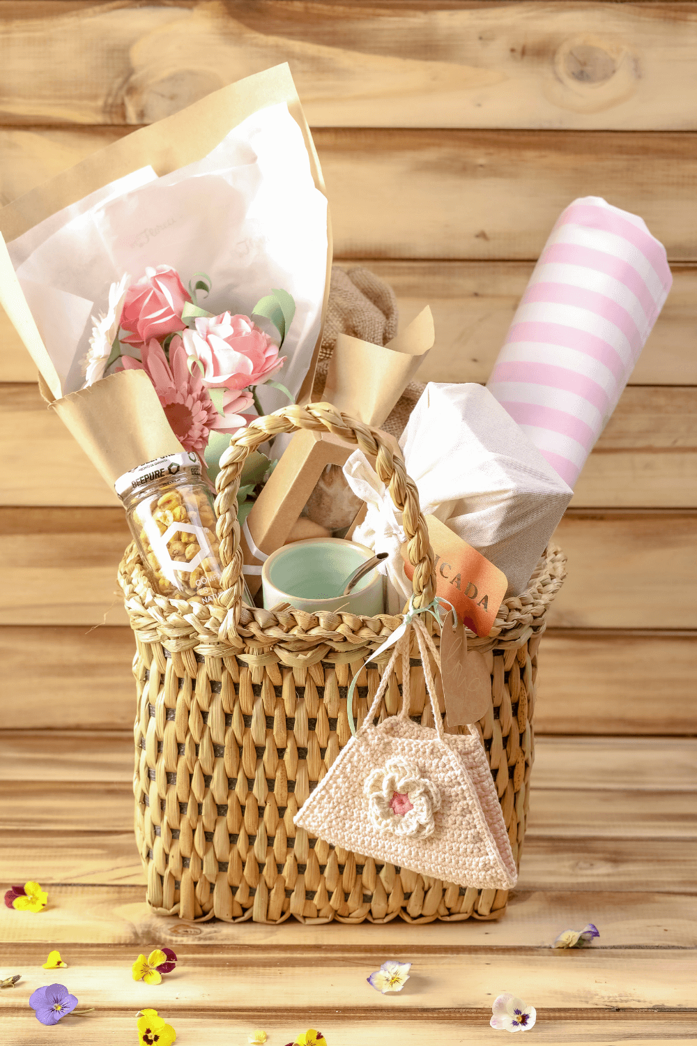 24 DIY Housewarming Basket Ideas Anyone Who Moved Into A New Home Will Love