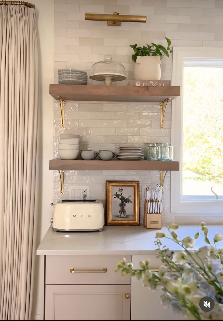 28 Kitchen Shelf Decor Ideas That Look Absolutely Amazing