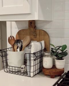 28 Kitchen Counter Styling Ideas That Are Functional and Beautiful