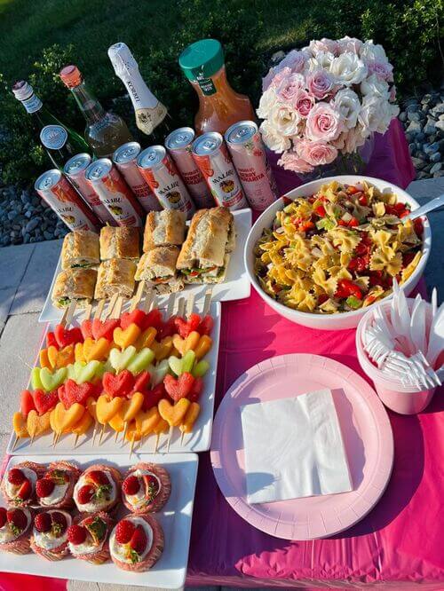 25 Gorgeous Picnic Party Ideas That You Will Absolutely Love