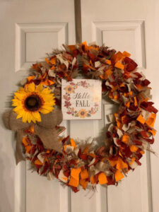 28 Unique Fall Wreaths to Try This Cozy Season