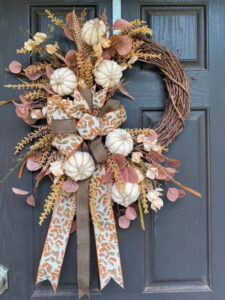 28 Unique Fall Wreaths to Try This Cozy Season