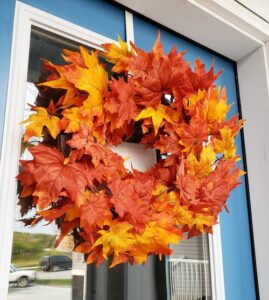 28 Unique Fall Wreaths to Try This Cozy Season