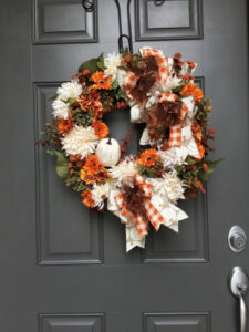 28 Unique Fall Wreaths to Try This Cozy Season