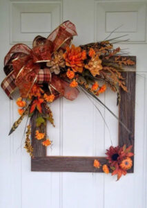28 Unique Fall Wreaths to Try This Cozy Season