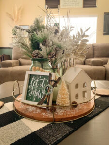 28 Gorgeous Winter Table Centerpiece Ideas That Are Perfect For The ...
