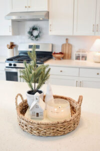 28 Gorgeous Winter Table Centerpiece Ideas That Are Perfect For The ...