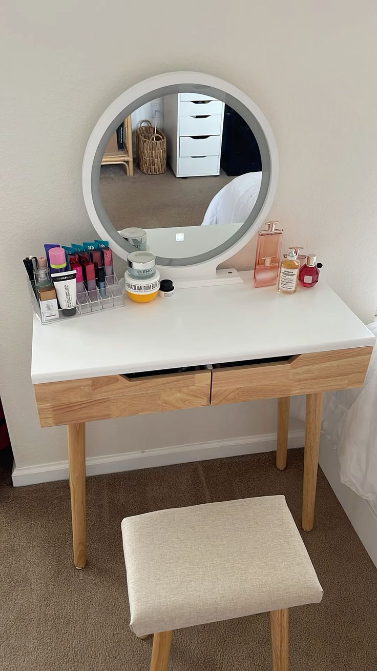 26 Stunning Makeup Vanity Table Ideas for Every Aesthetic