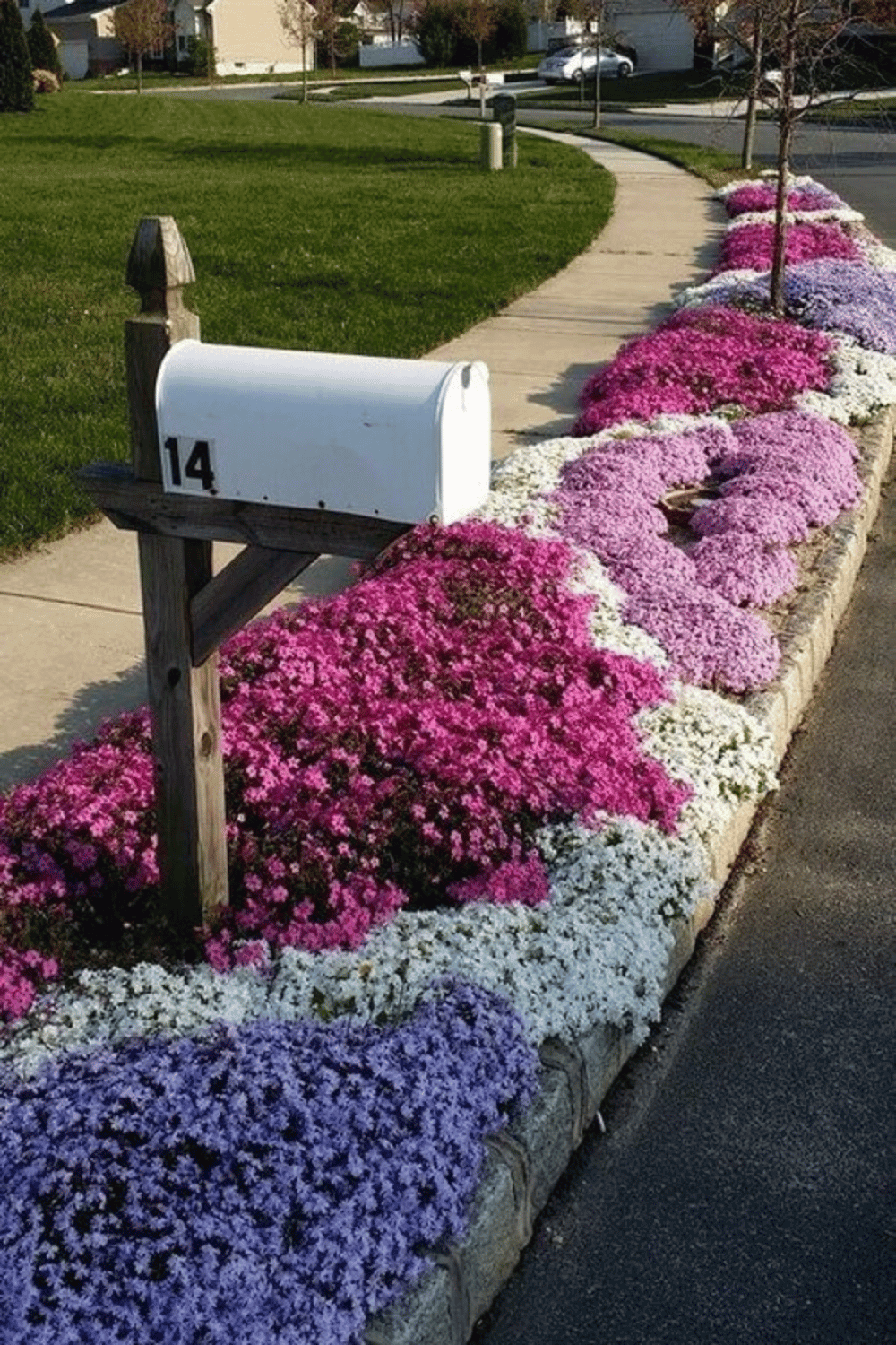 28 Creative Flower Bed Ideas You Can't Miss