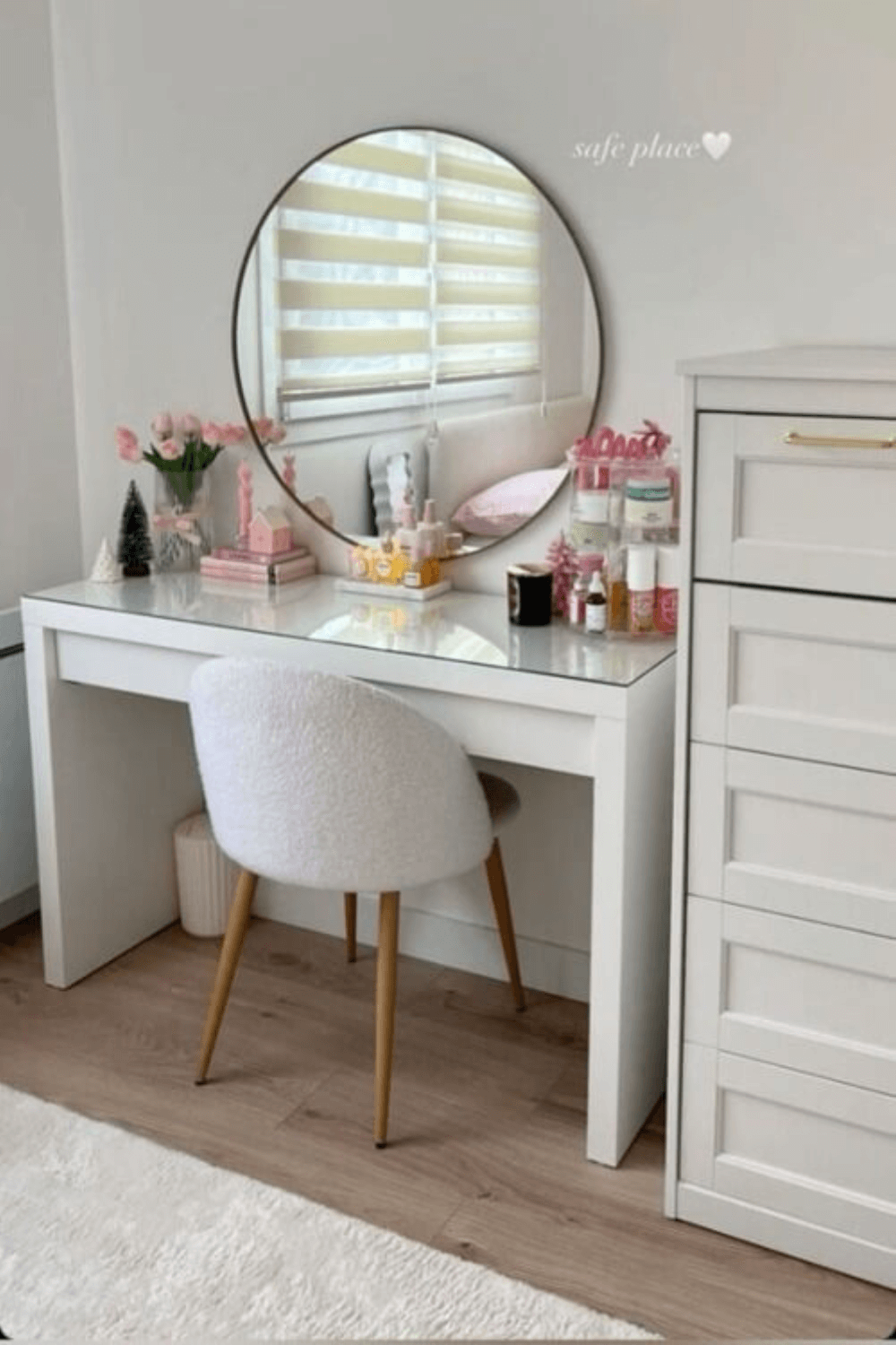 26 Stunning Makeup Vanity Table Ideas for Every Aesthetic